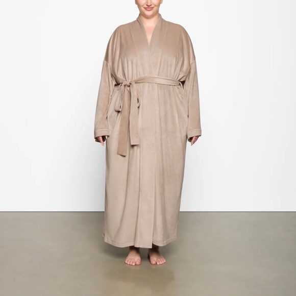 SKIMS | Intimates & Sleepwear | Skims Velour Wrap Robe | Poshmark